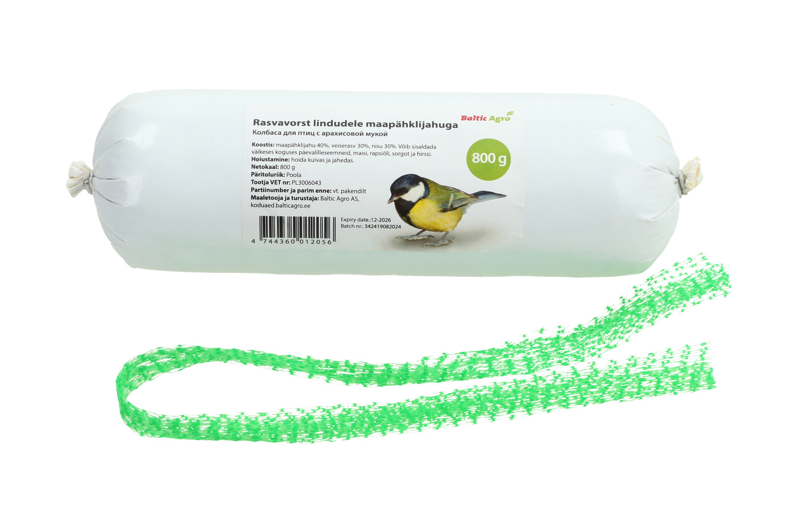 Fat sausage for birds with peanuts